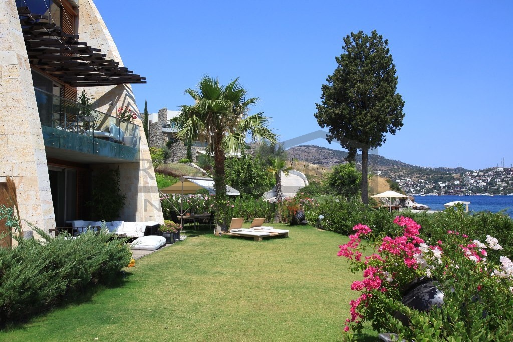 Super-Luxury villas in an exclusive VIP-five-star-hotel with fantastic ...