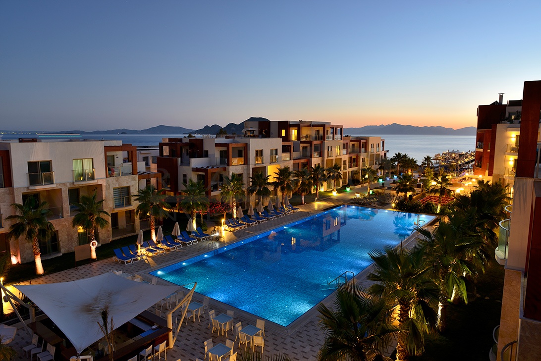 Exclusive apartments in an high-class residence directly on the beach ...